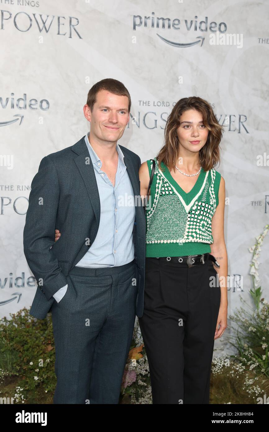 Emma Appleton attends the World premiere of "The Lord Of The Rings: The ...