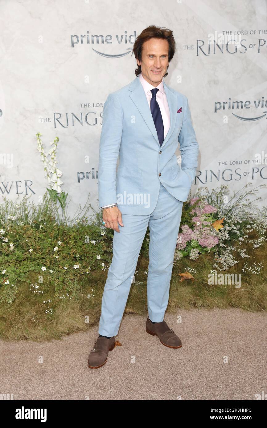 Simon Merrells attends the World premiere of "The Lord Of The Rings ...