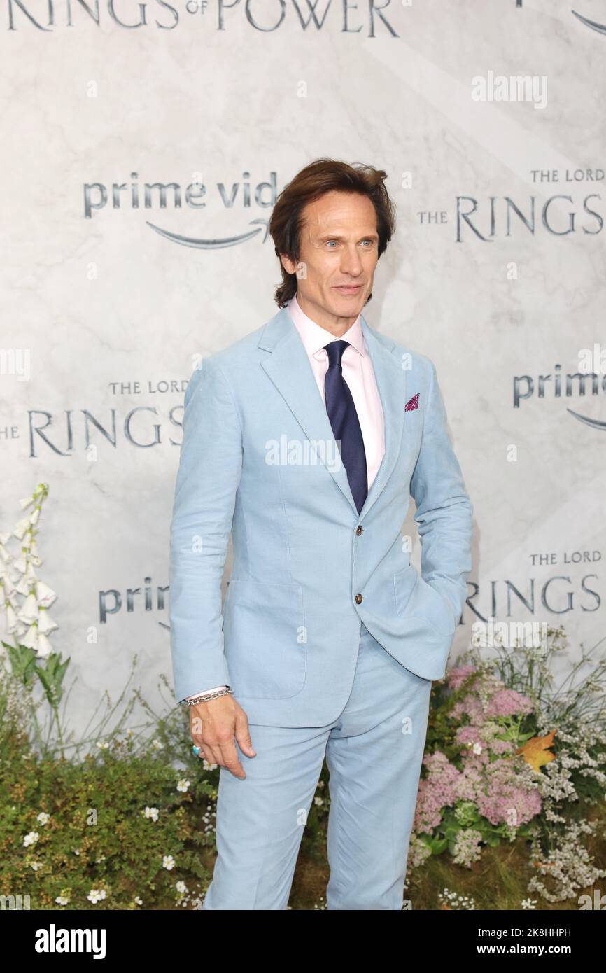 Simon Merrells attends the World premiere of "The Lord Of The Rings ...