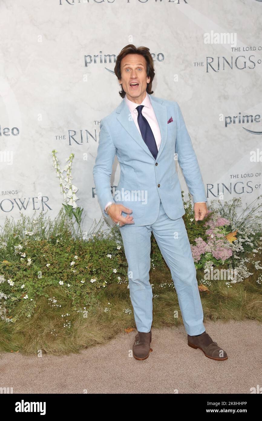 Simon Merrells attends the World premiere of "The Lord Of The Rings ...