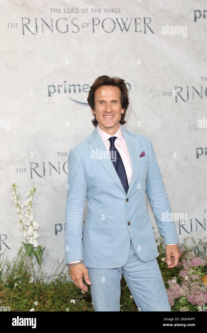 Simon Merrells attends the World premiere of "The Lord Of The Rings ...