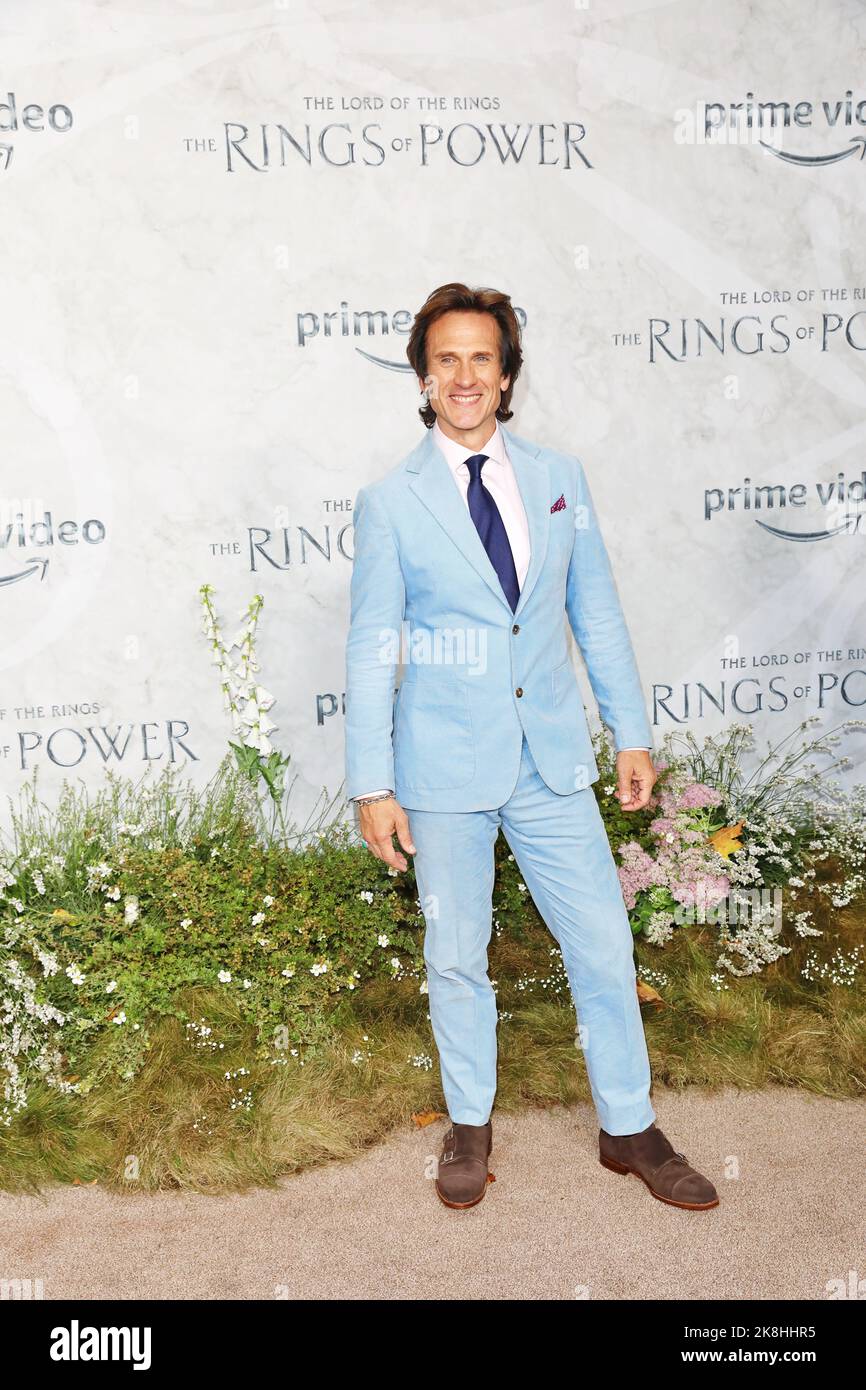 Simon Merrells attends the World premiere of "The Lord Of The Rings ...