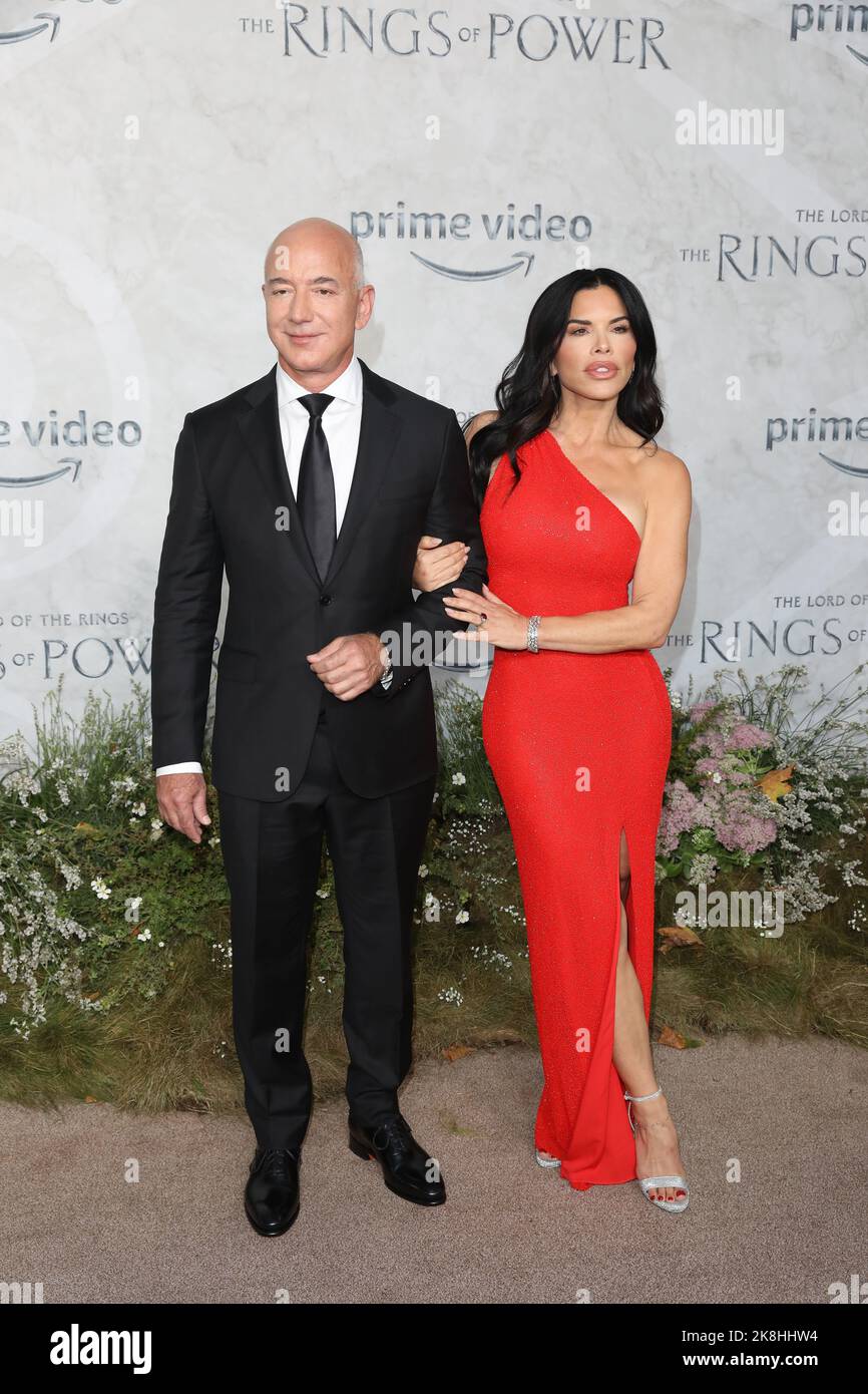 Jeff Bezos and Lauren Sanchez attend the World premiere of "The Lord Of ...
