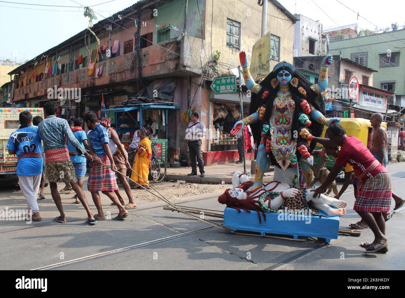 Kolkata, West Bengal, India. 31st Oct, 2021. Bhoot Chaturdashi is the ...