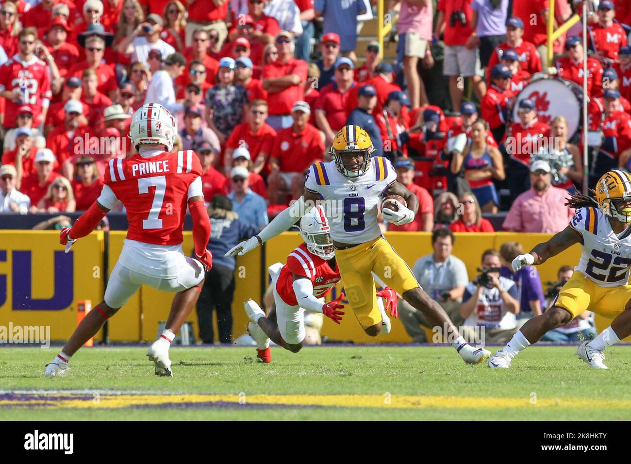 Baton Rouge, LA, USA. 22nd Oct, 2022. LSU wide receiver Malik Nabers (8 ...
