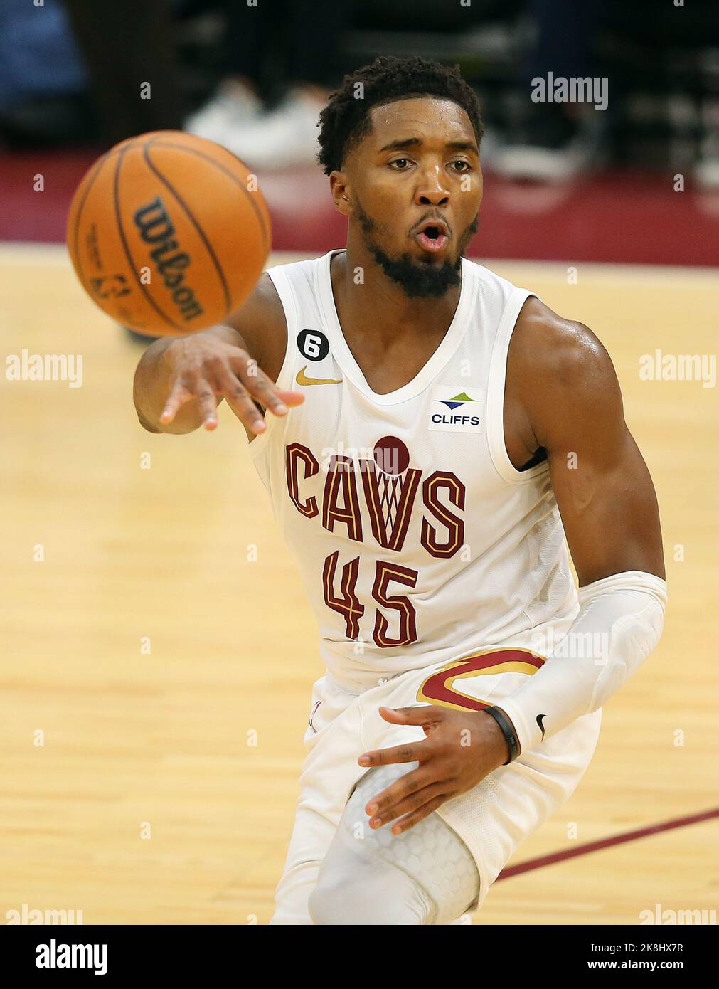 Donovan mitchell cavaliers hi-res stock photography and images - Alamy