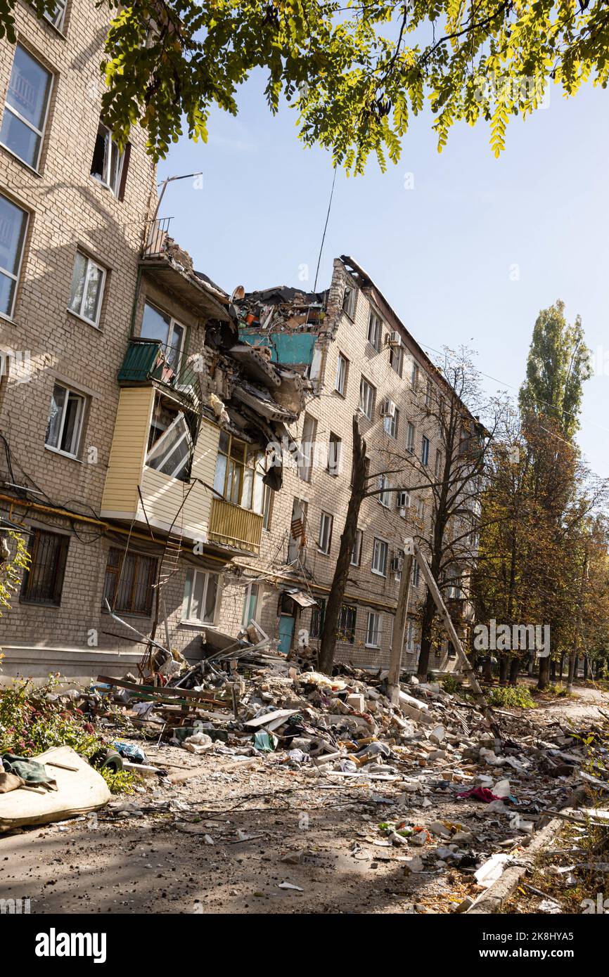 Bakhmut, Ukraine. 19th Oct, 2022. A destroyed residential building ...