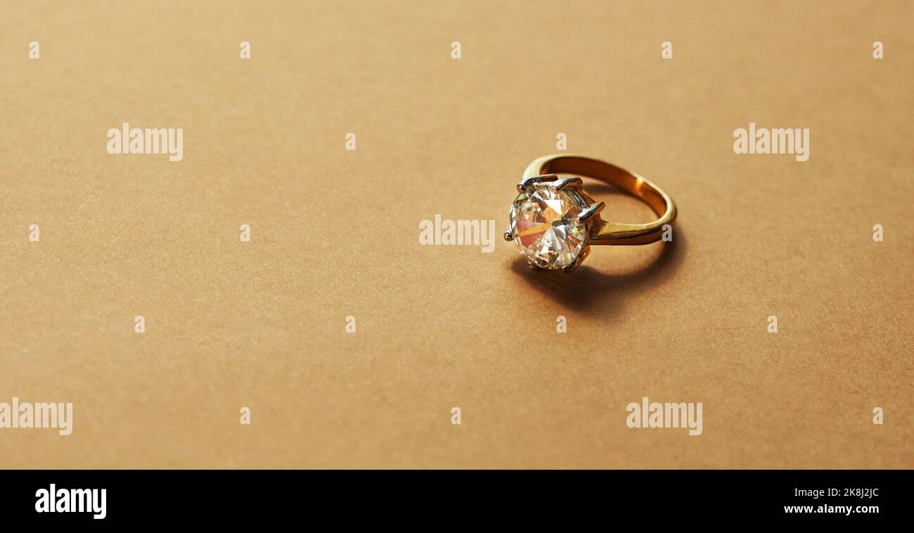 Gold zoom background hi-res stock photography and images - Alamy