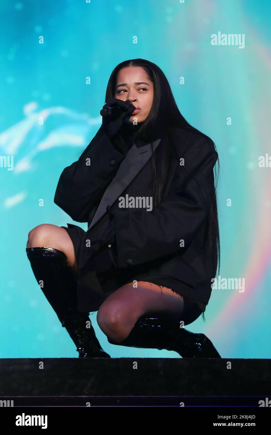 Ella Mai performs during The Mary J. Blige Good Morning Gorgeous Tour ...