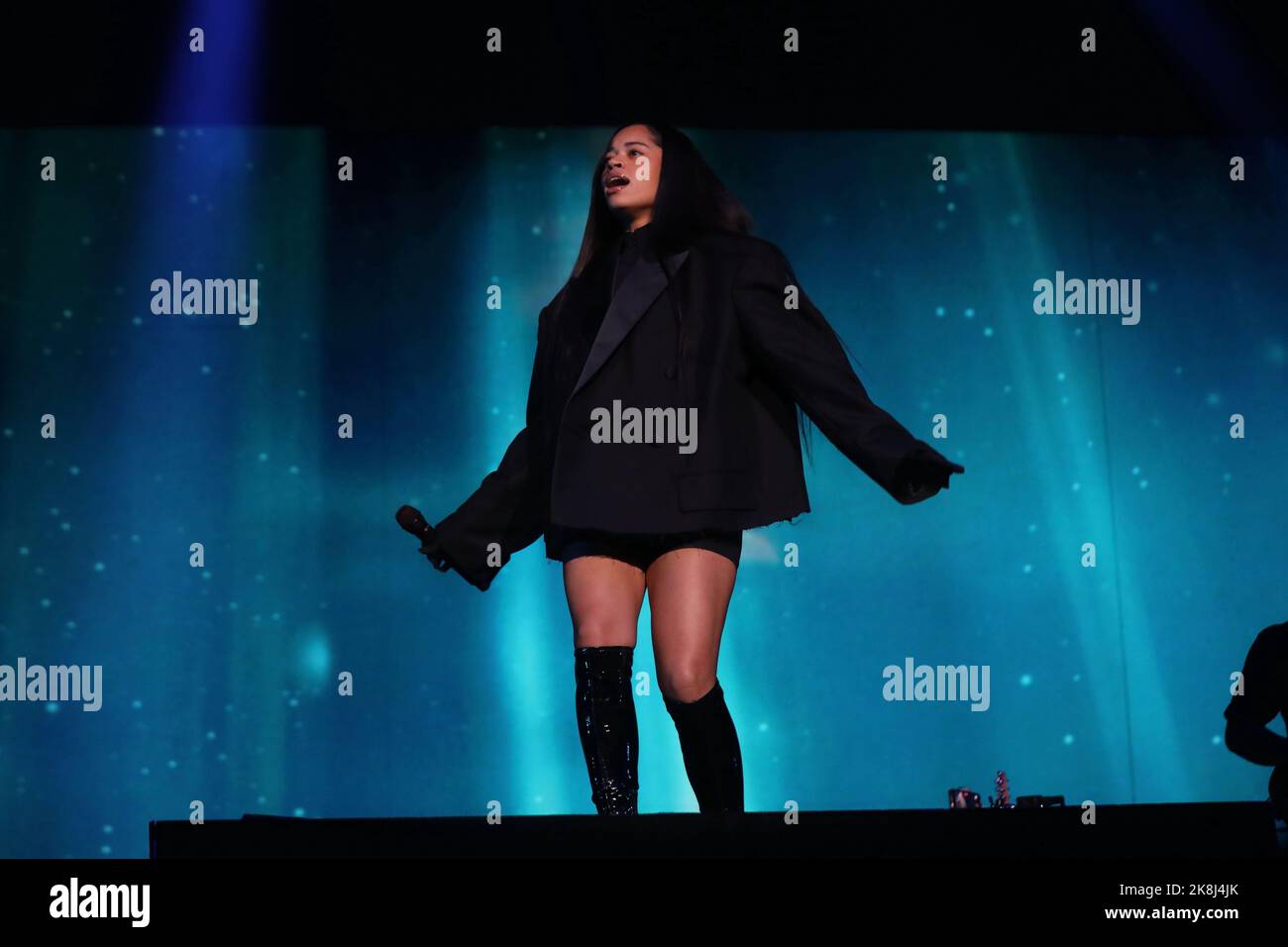 Ella Mai performs during The Mary J. Blige Good Morning Gorgeous Tour ...