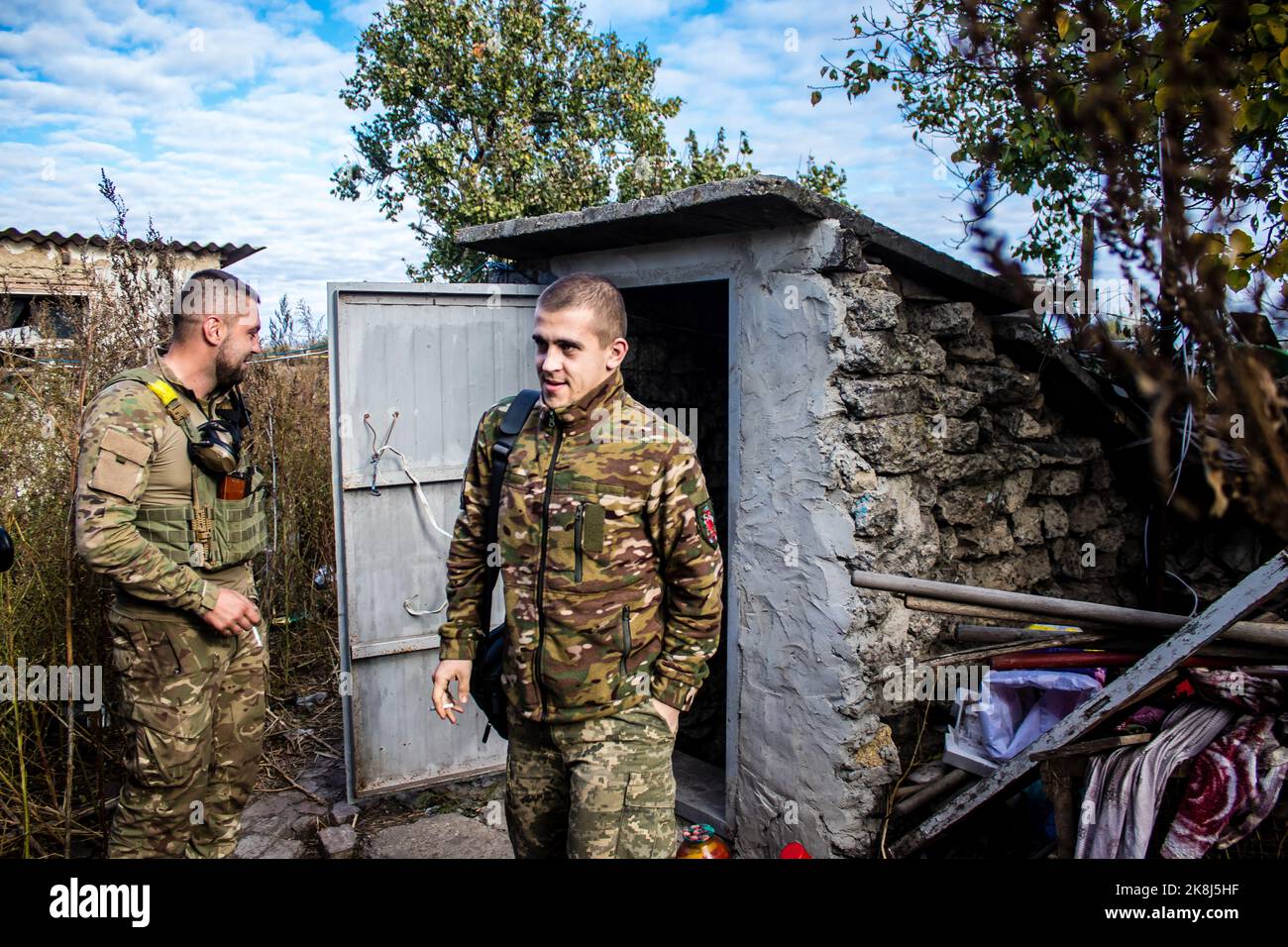Soldiers have a resting time and enjoy before the attack, Ukrainian ...