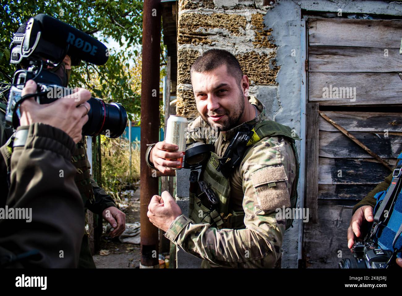 Soldiers have a resting time and enjoy before the attack, Ukrainian ...