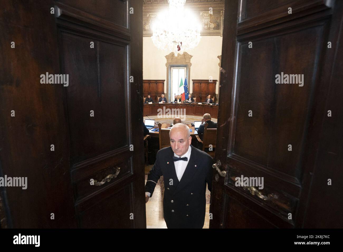 New Italian Prime Minister Giorgia Meloni rings the cabinet minister ...