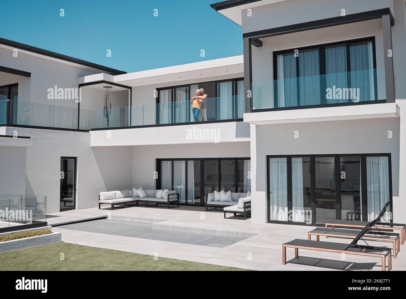 Rich man house balcony hi-res stock photography and images - Alamy