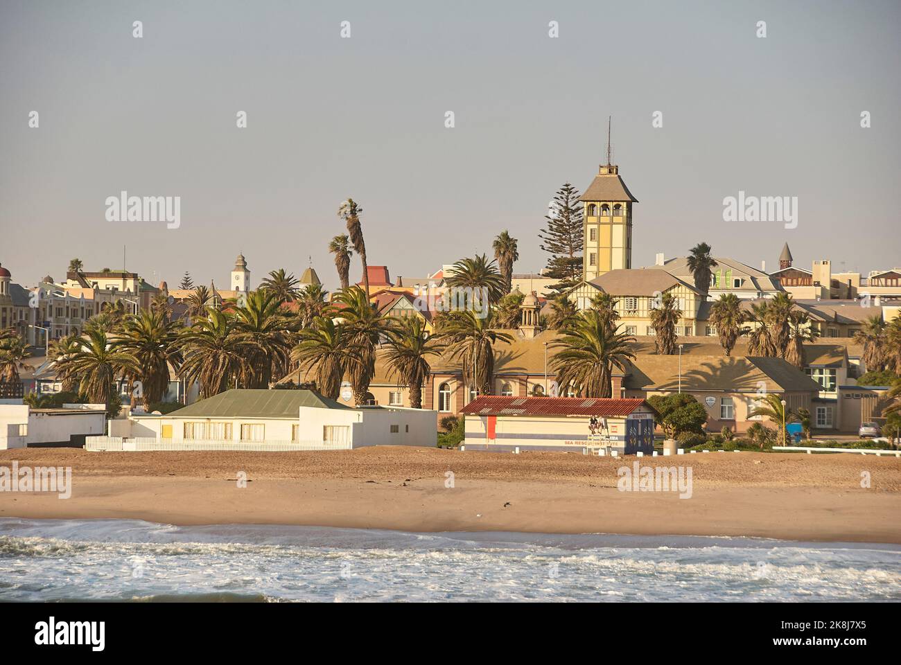 City scape with sand hi-res stock photography and images - Alamy