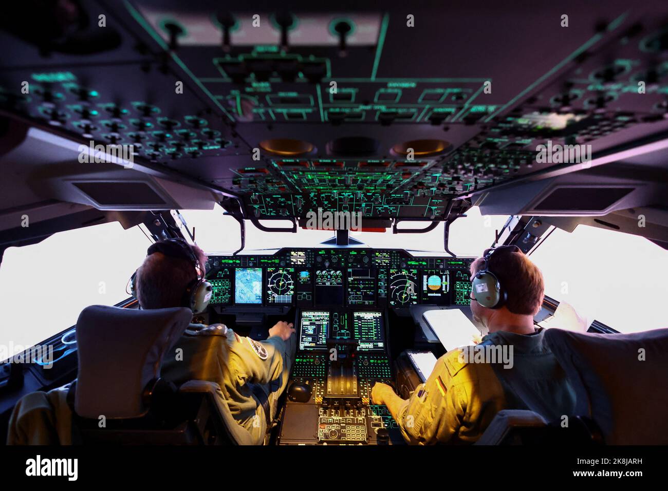 A400m inside hi-res stock photography and images - Alamy