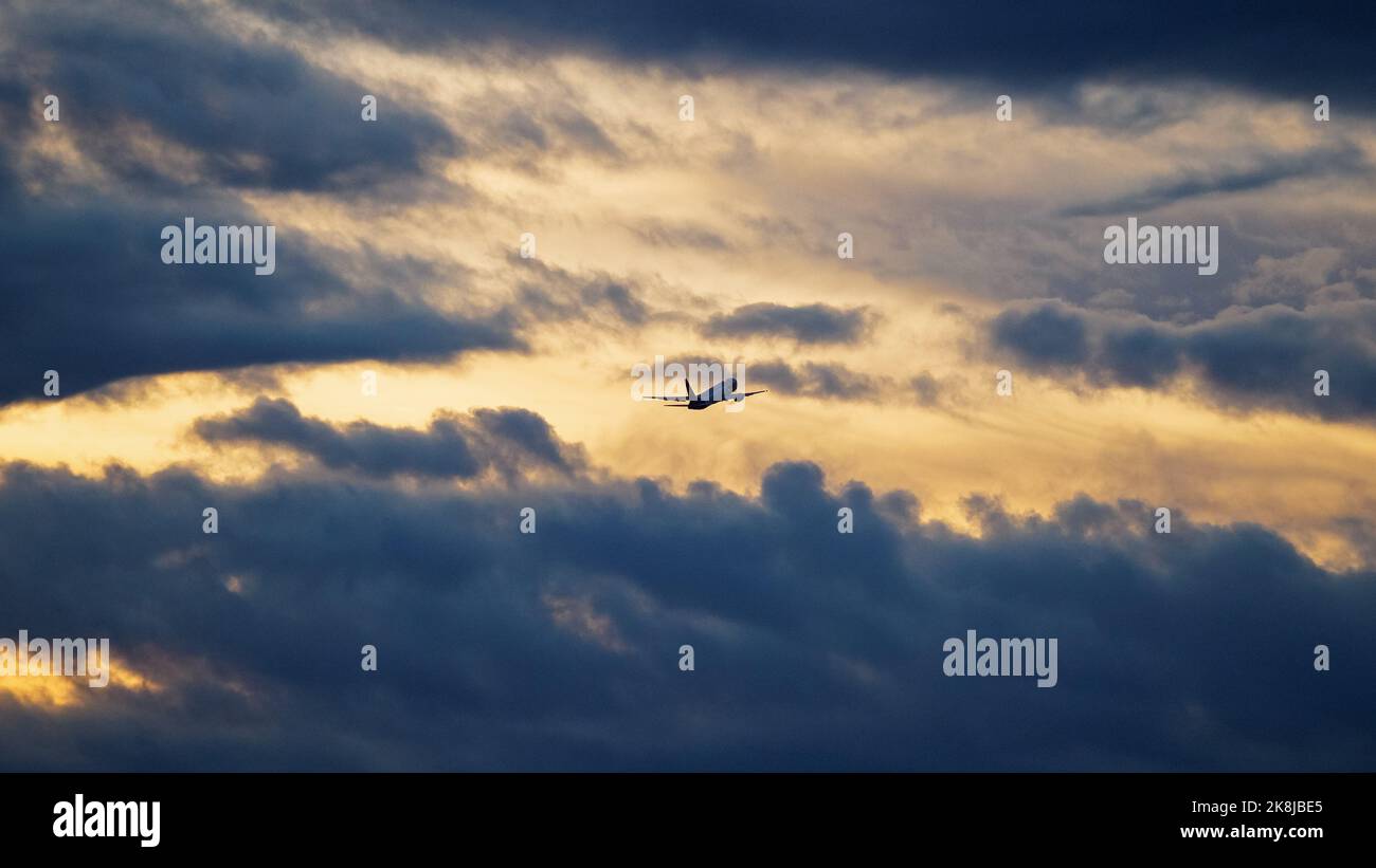 Richmond, British Columbia, Canada. 20th Oct, 2022. A FedEx Express ...