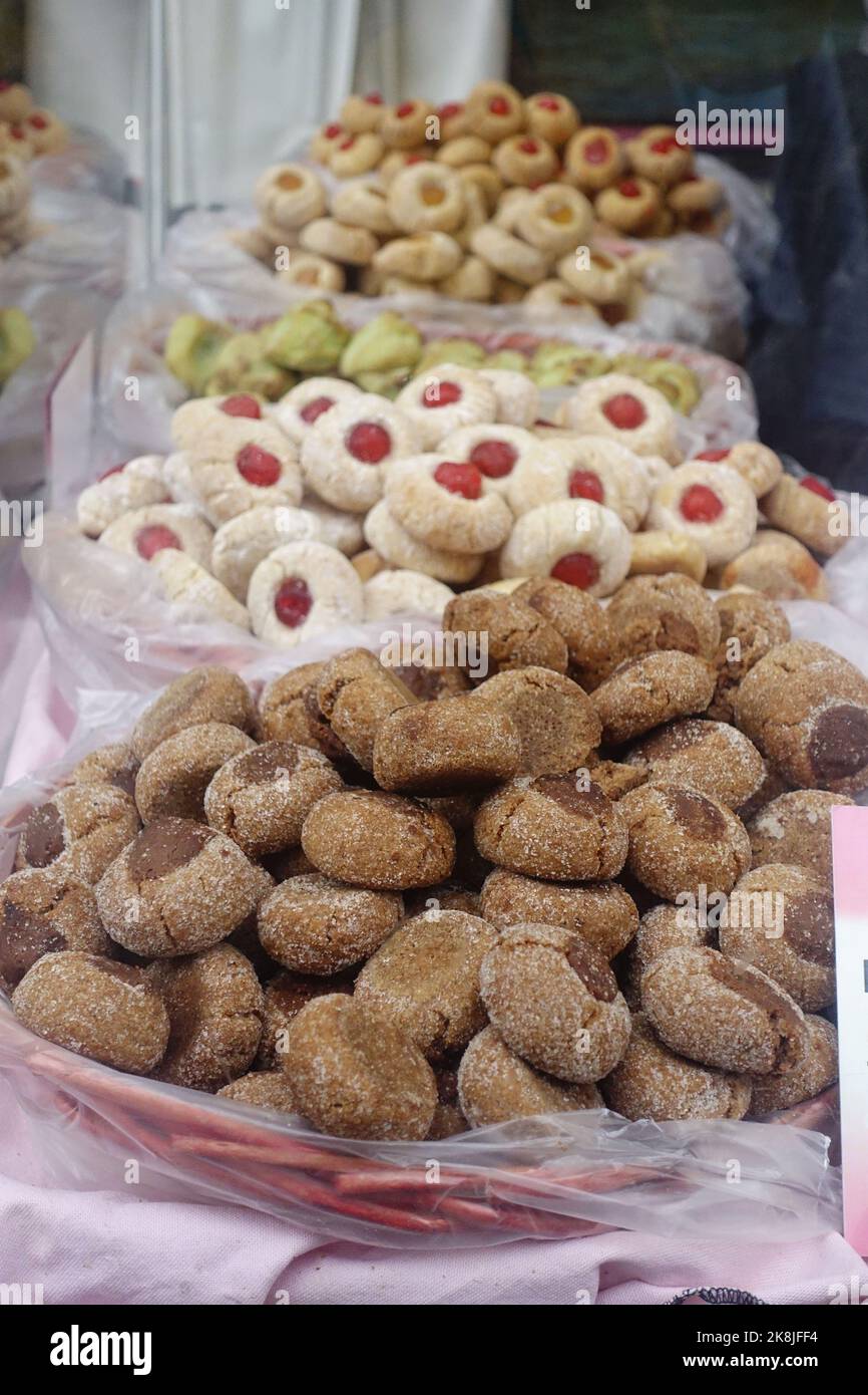 Rome, Italy - Stand selling traditional Italian cookies pastries Stock ...