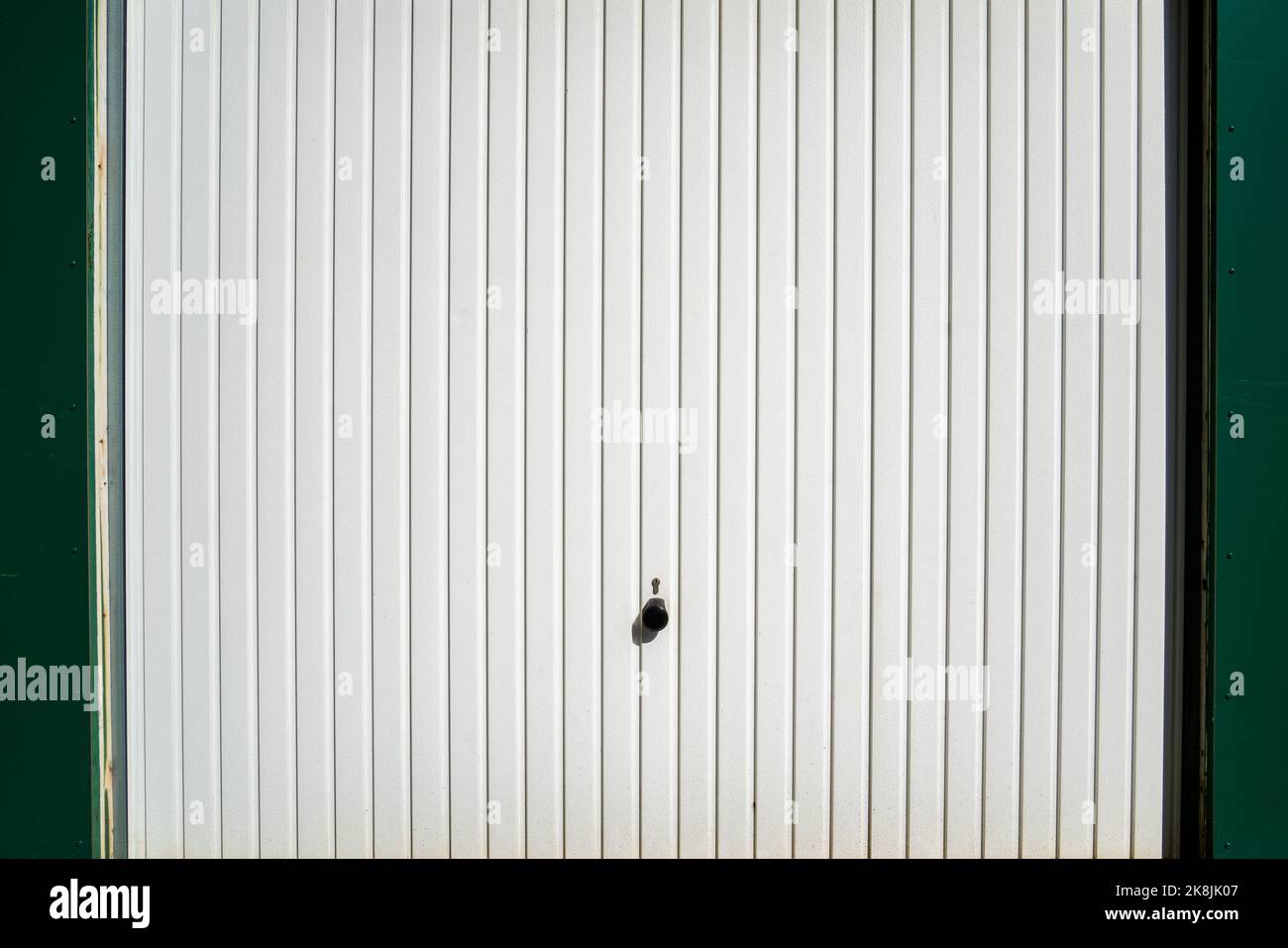 White garage door background hi-res stock photography and images - Alamy