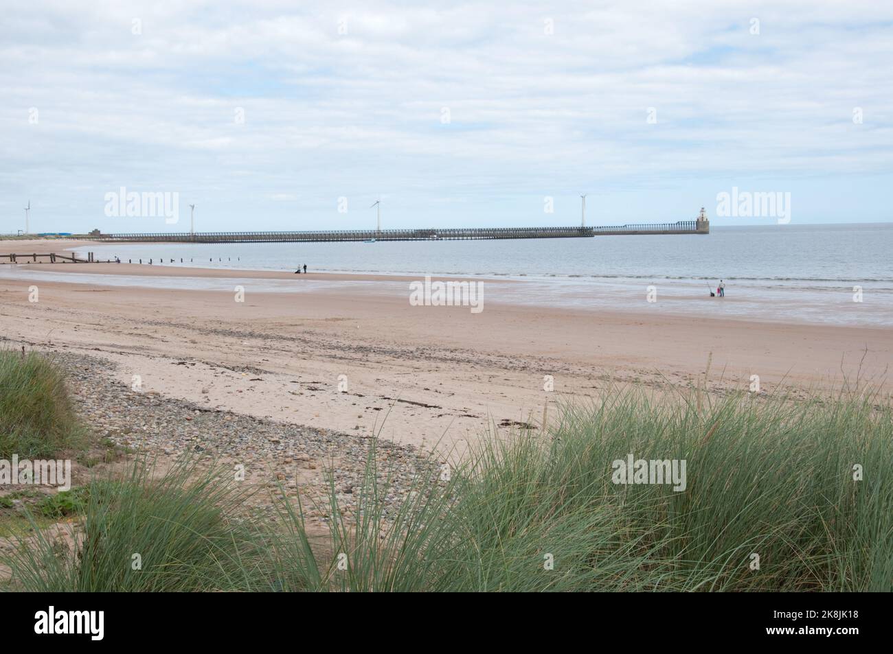 Beach, pier and lighthouse, Blyth, Northumberland, Tyne and Wear Stock Photo - Alamy