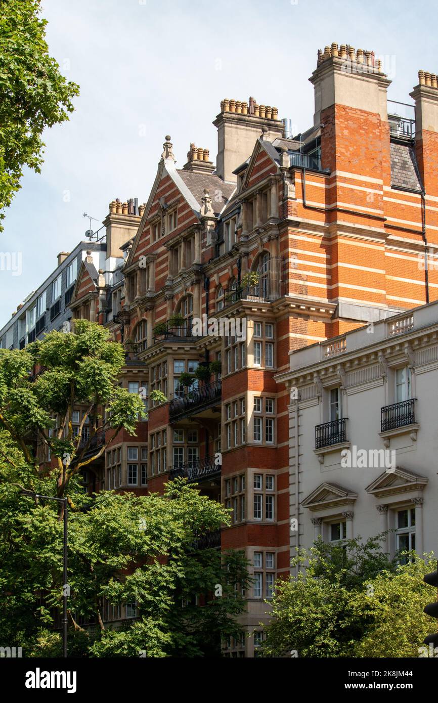 A vertical shot of the facade of historic buildings in London, United ...