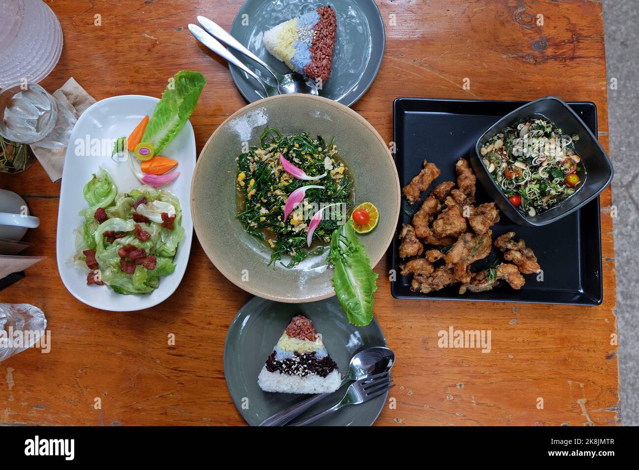 Battered and deep fried fish with herb sauce, Stir fry Malindjo leaves ...