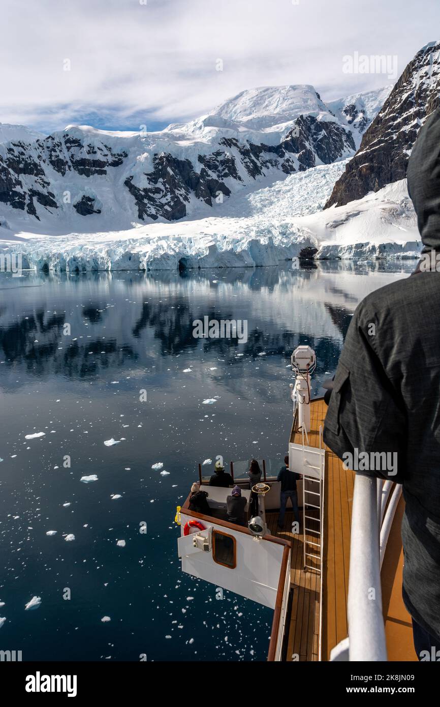 cruise ship viewing glacier in skontorp cove. paradise harbour (bay ...