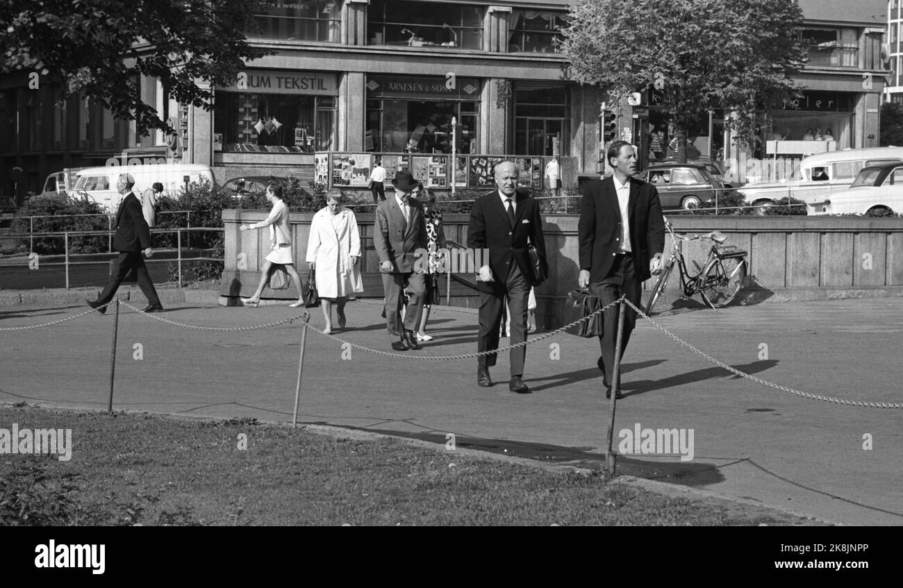 Oslo June 28, 1969. Karl Johansgate in Oslo on a hot summer day. Here ...