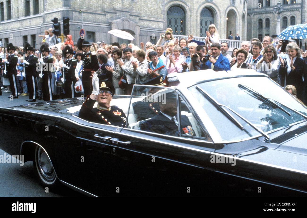 Oslo 19880702. King Olav turns 85. Here is a happy King Olav who waves ...