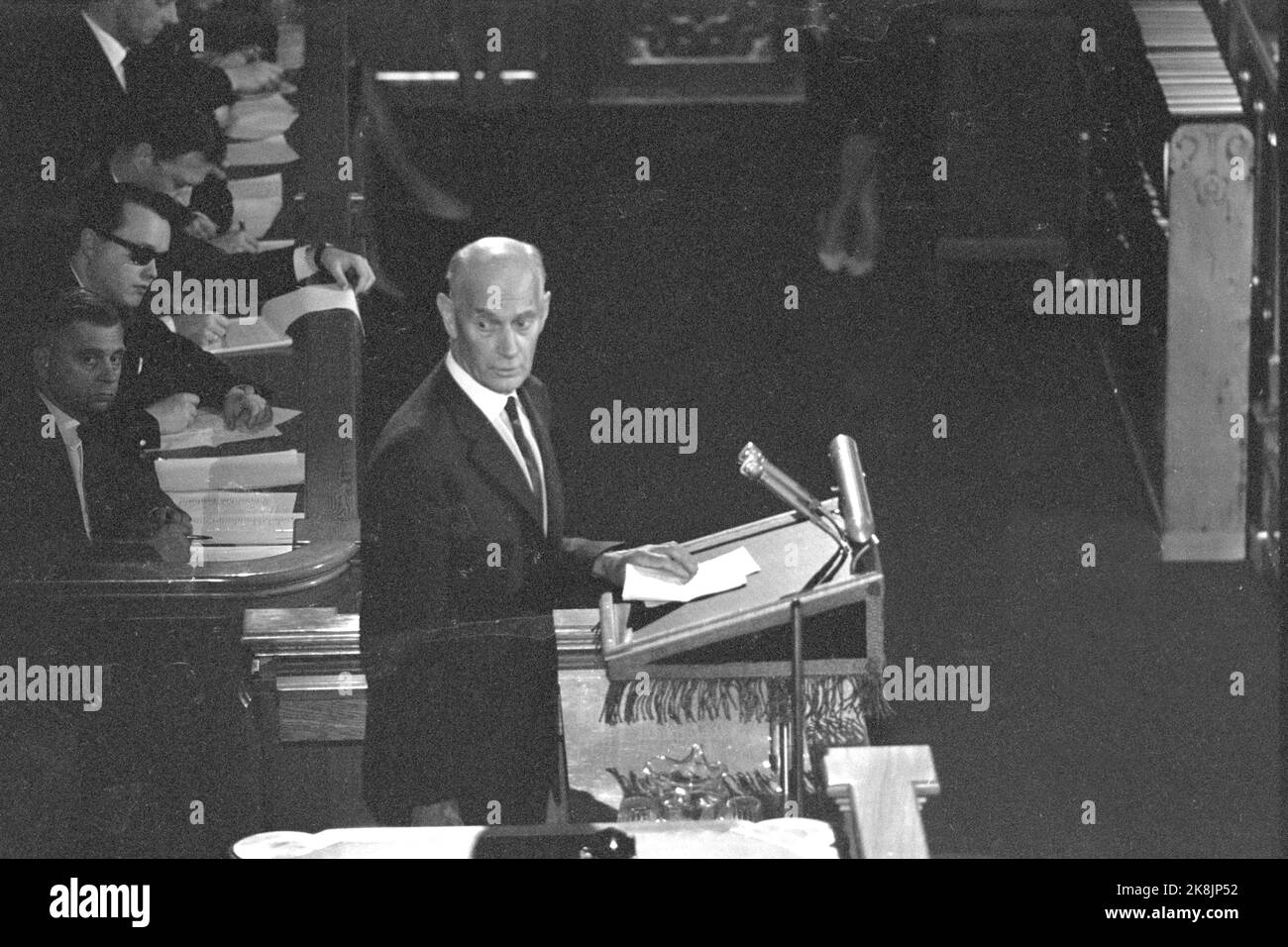 Oslo 19630928 "Role change for second time" Parliamentary drama in the ...