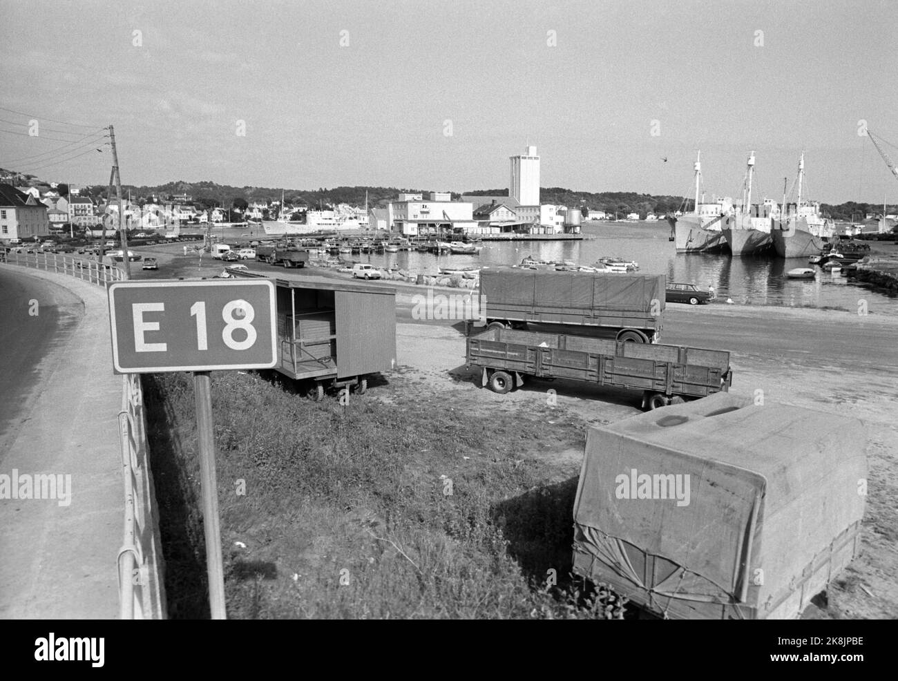 Per ervik current ntb traffic sign boats special whaling harbors hi-res ...
