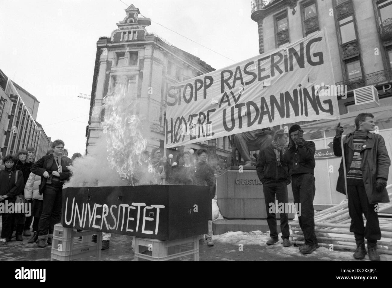 Oslo 1987-03: Student demonstrations. Strong student reactions to large ...