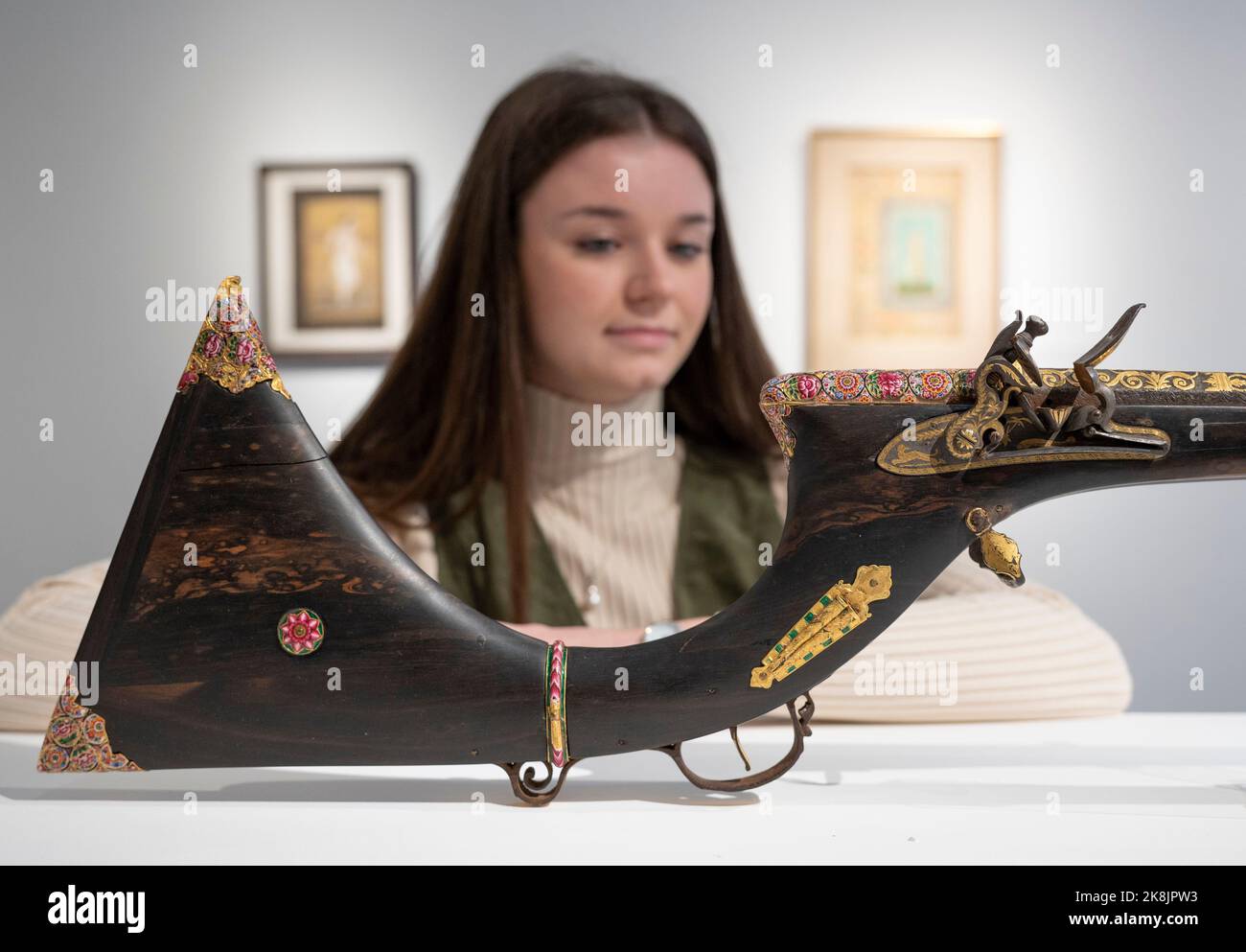 Enamelled flintlock gun jezail hi-res stock photography and images - Alamy