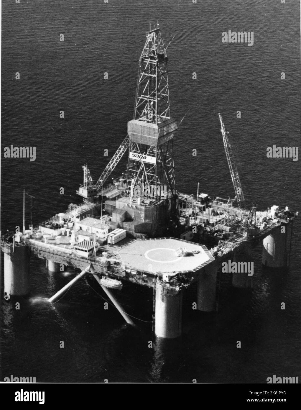 Stavanger 19760302: Fire on the Deep Sea Saga oil platform. The fire ...