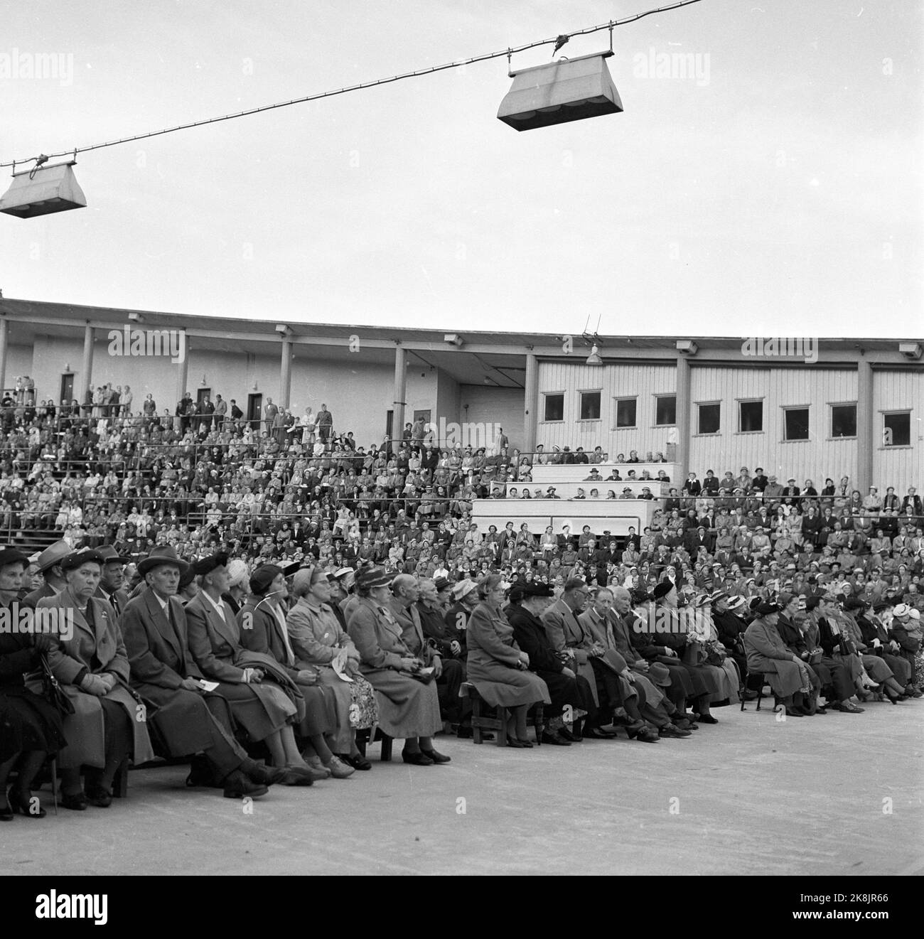 19570610 hi-res stock photography and images - Alamy