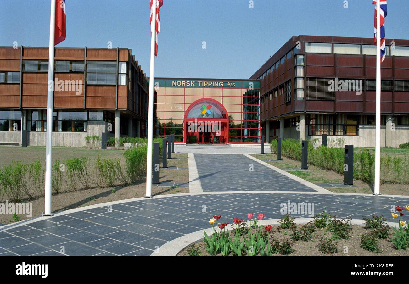 Bjorn sigurdson ntb ntb logos houses hi-res stock photography and ...