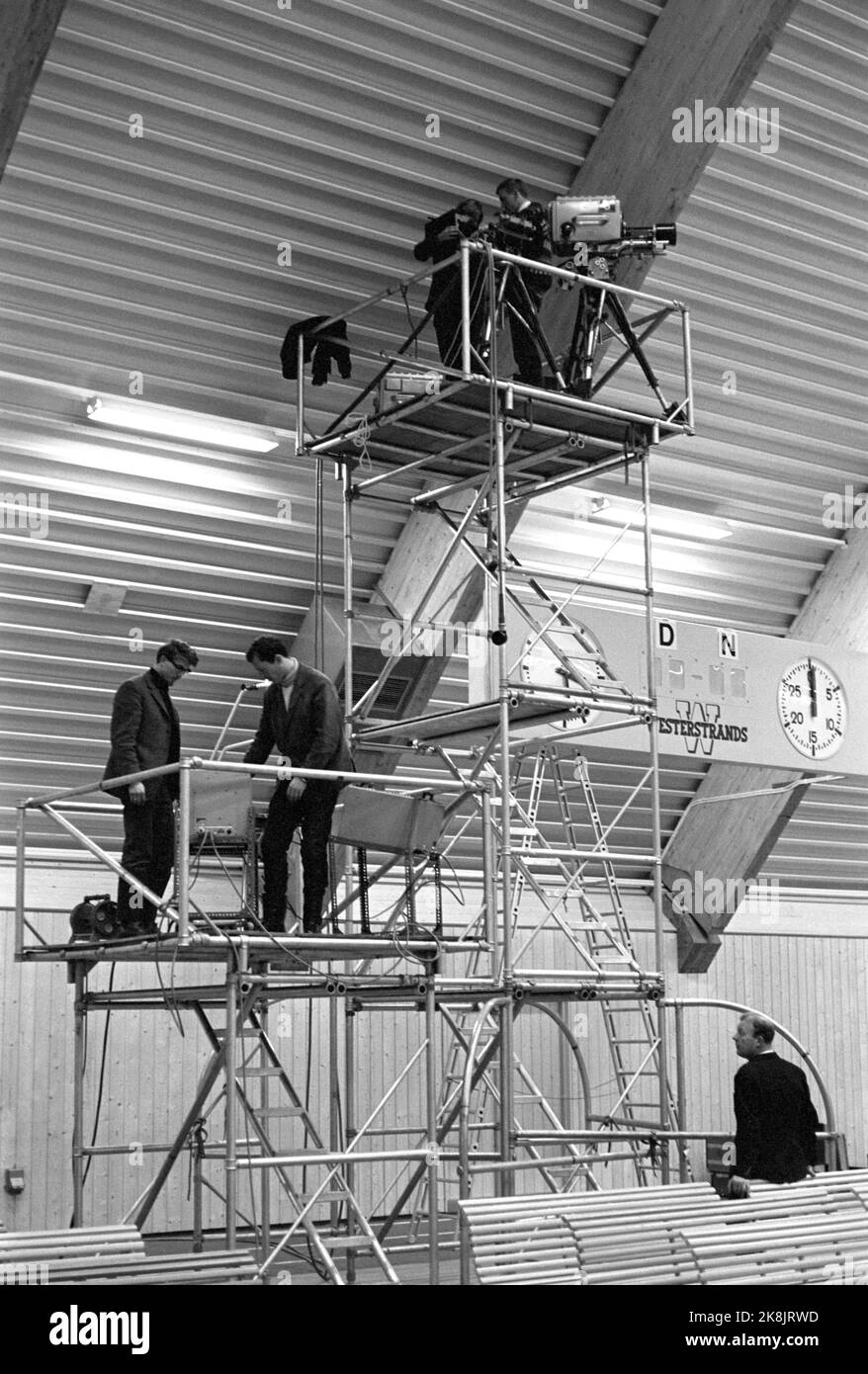 Tv broadcast vehicles Black and White Stock Photos & Images - Alamy