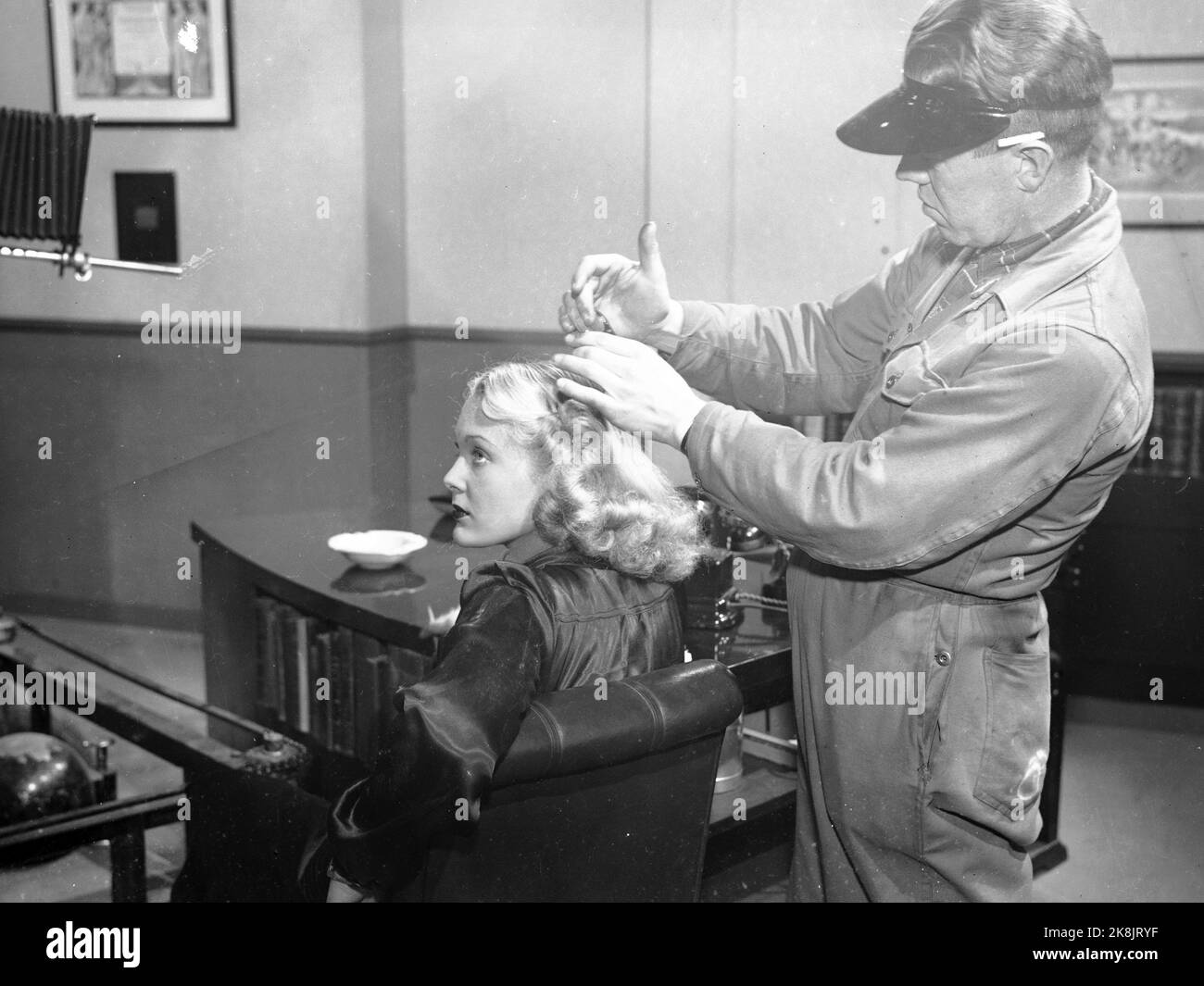 WW2 Oslo 19421009 Jar's film company. Norwegian Film A/S. Here, an ...