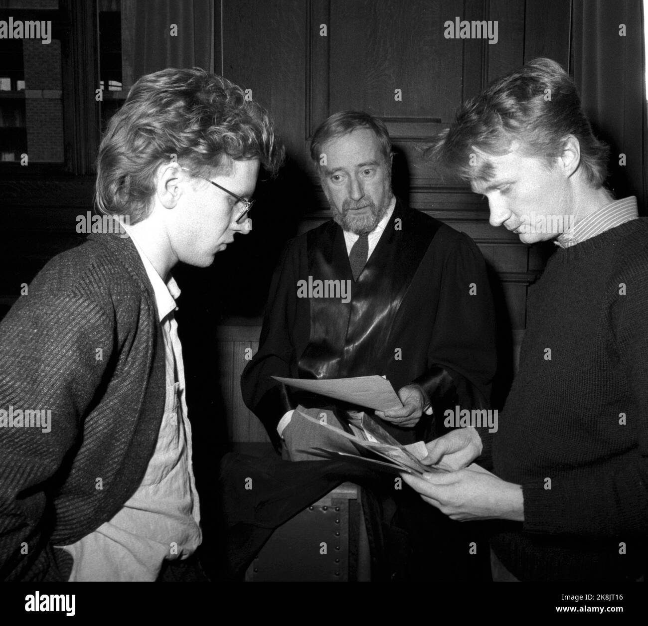 Defendant ole g moseng t v hi-res stock photography and images - Alamy