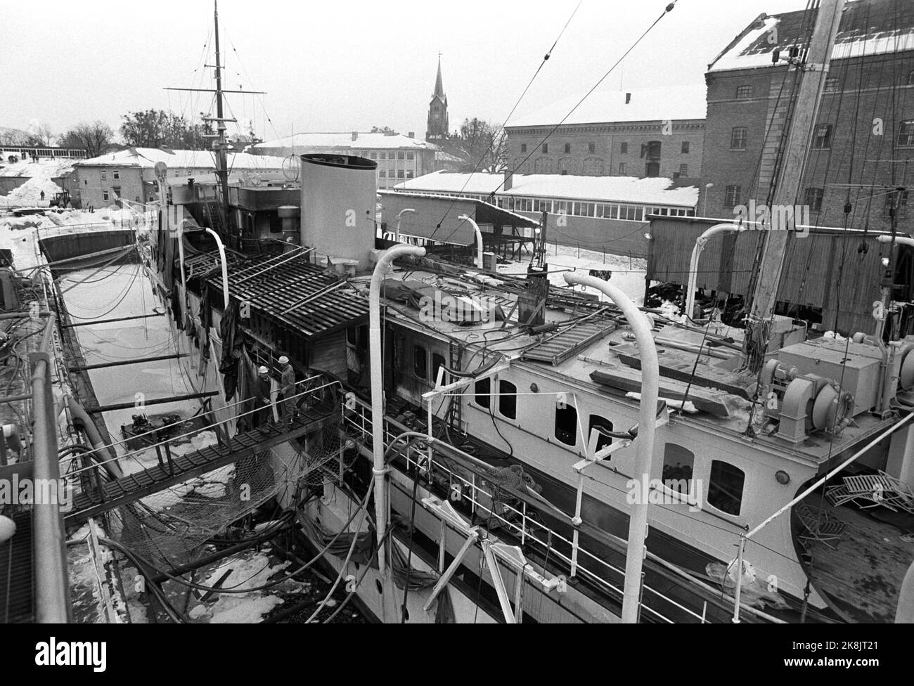 Horten March 12, 1985. The royal ship Norway is burning, it is located ...