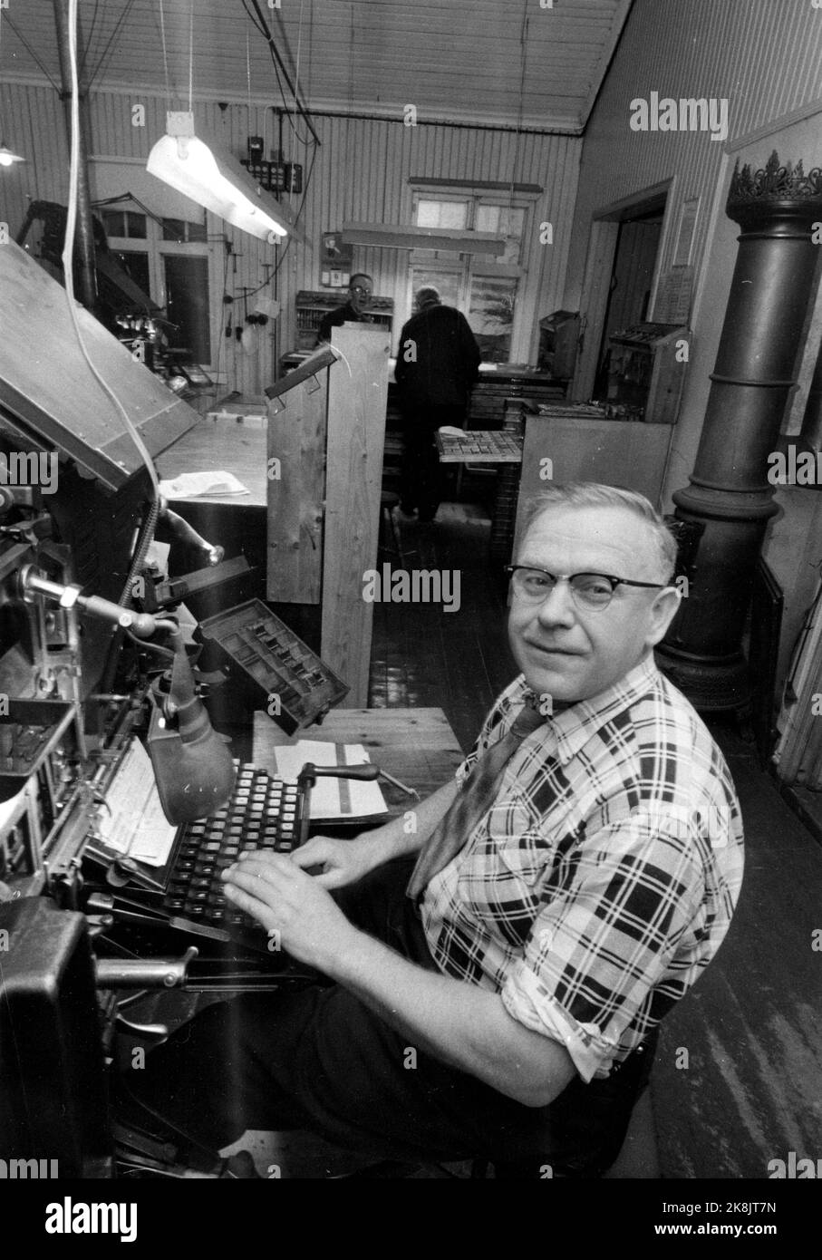 Newspaper photo with caption hi-res stock photography and images - Alamy