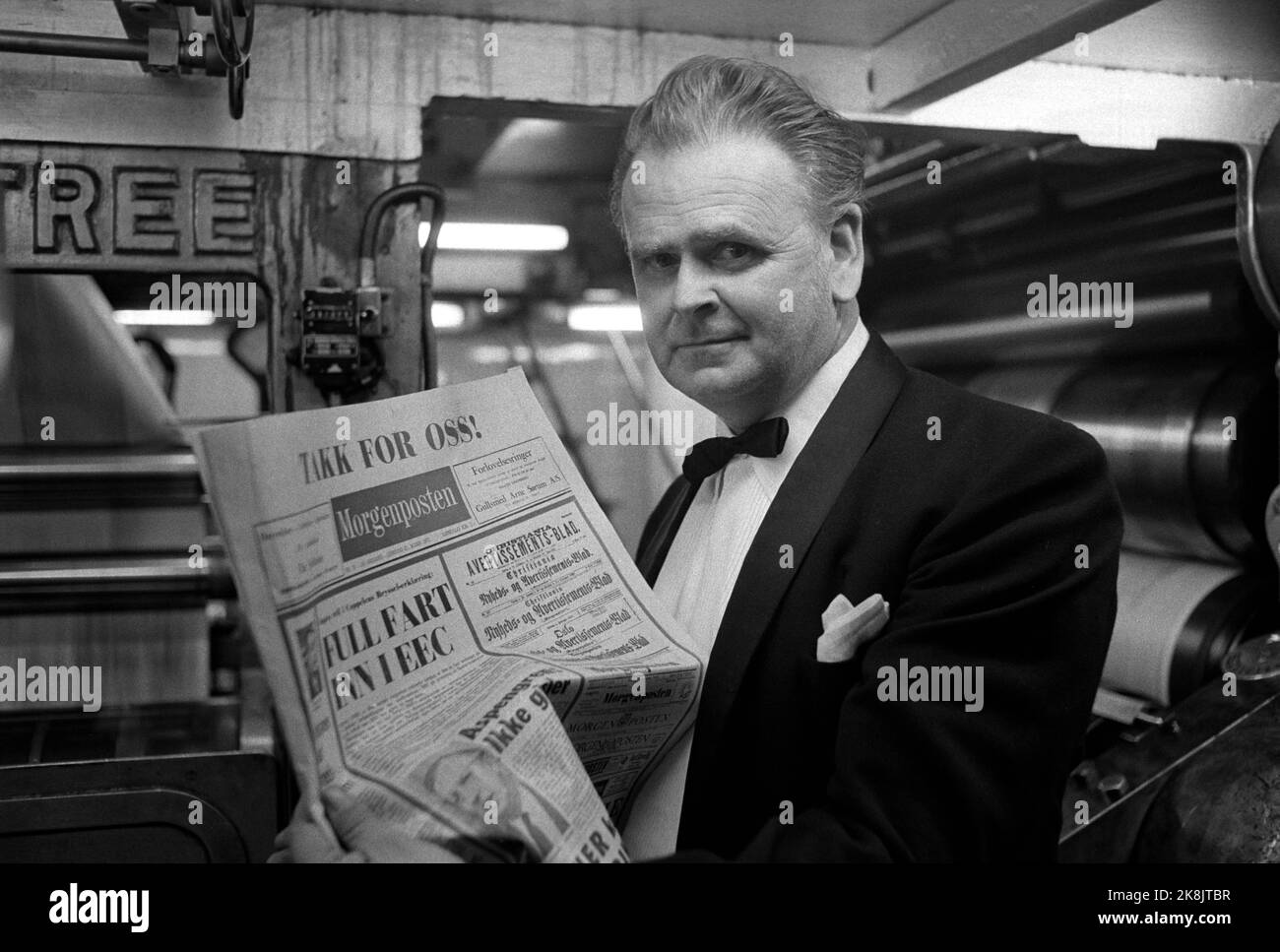 Oslo 19710330 The newspaper Morgenposten goes in. Here editor Leif ...