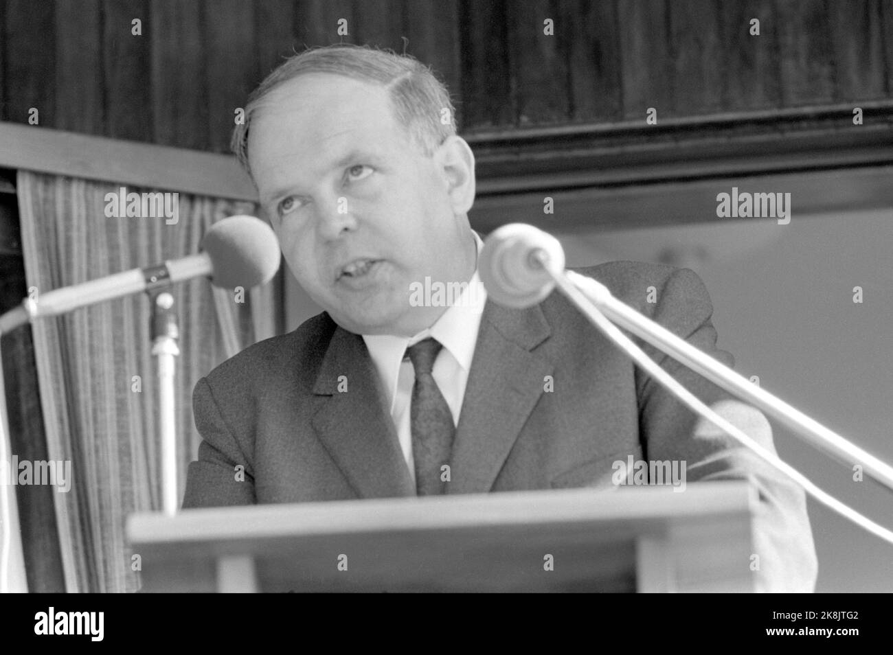 Oslo - Lillehammer, September 1969. Election campaign on Skinner - vgs ...