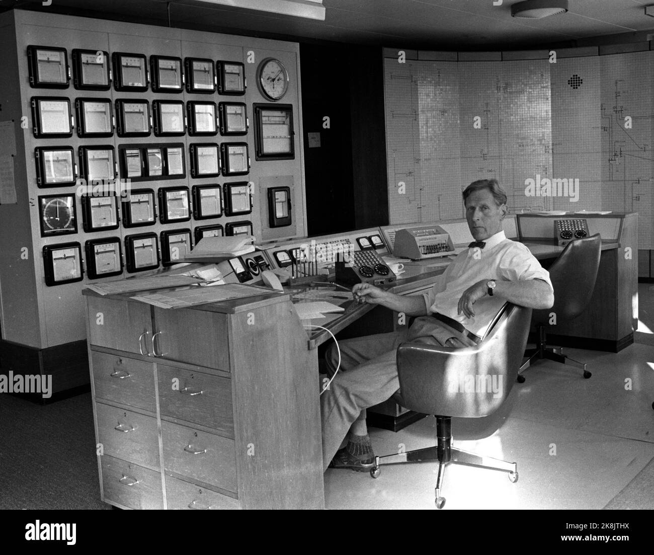 Oslo 19690901. Engineer Einar Dahl in the Collection Center in Oslo. The ticking instruments ...