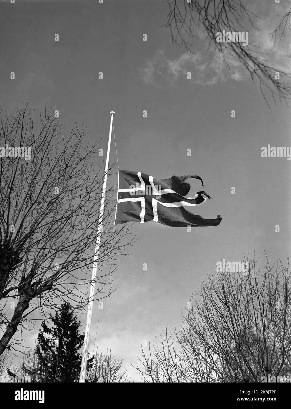Ntb ntb sorrow flag hi-res stock photography and images - Alamy