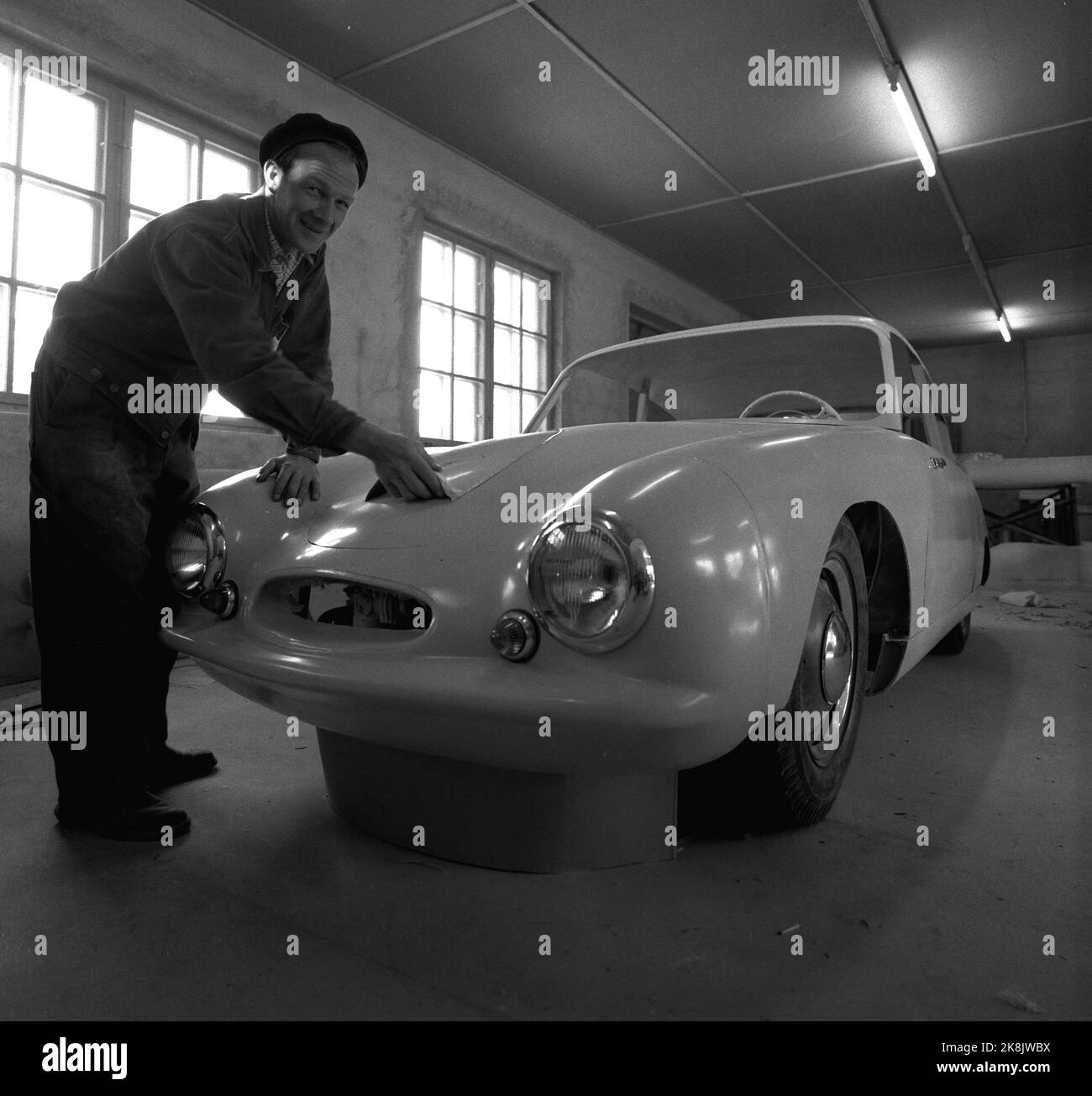 Lunde in Telemark, 1956. Production of the Norwegian car troll. Here is ...