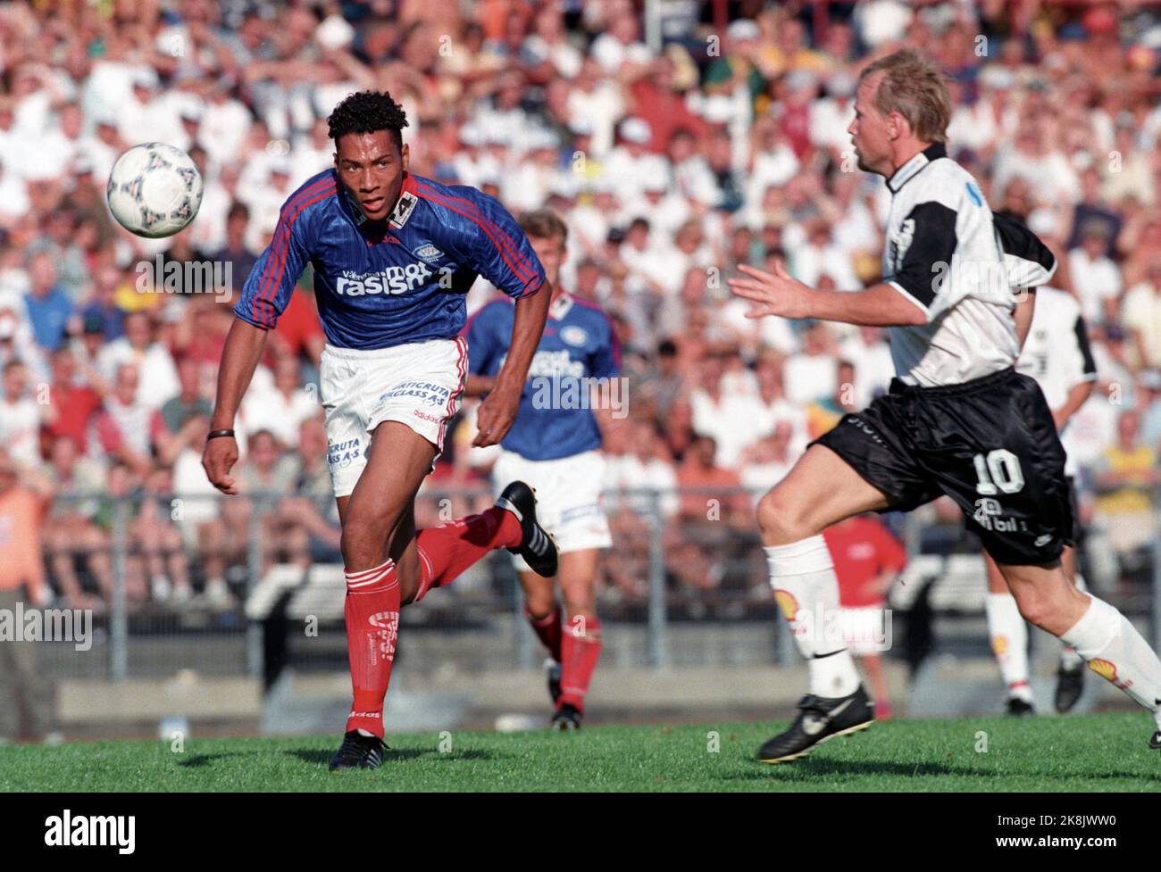 1997 footballer john carew photo hi-res stock photography and images ...