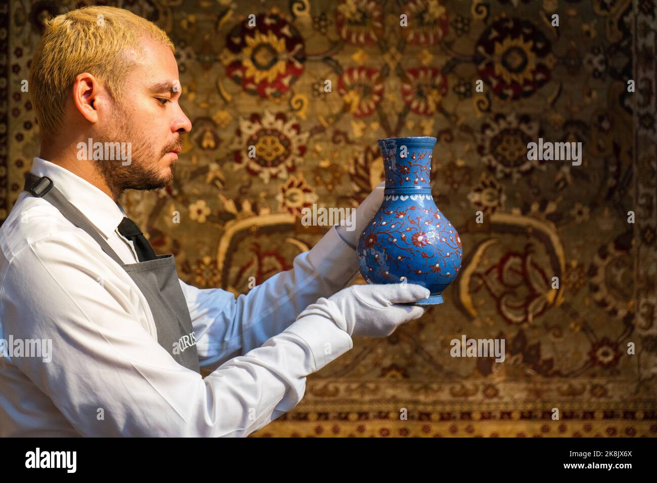 Iznik slipware pottery jug hi-res stock photography and images - Alamy Iznik slipware pottery jug hi-res stock photography and images - Alamy