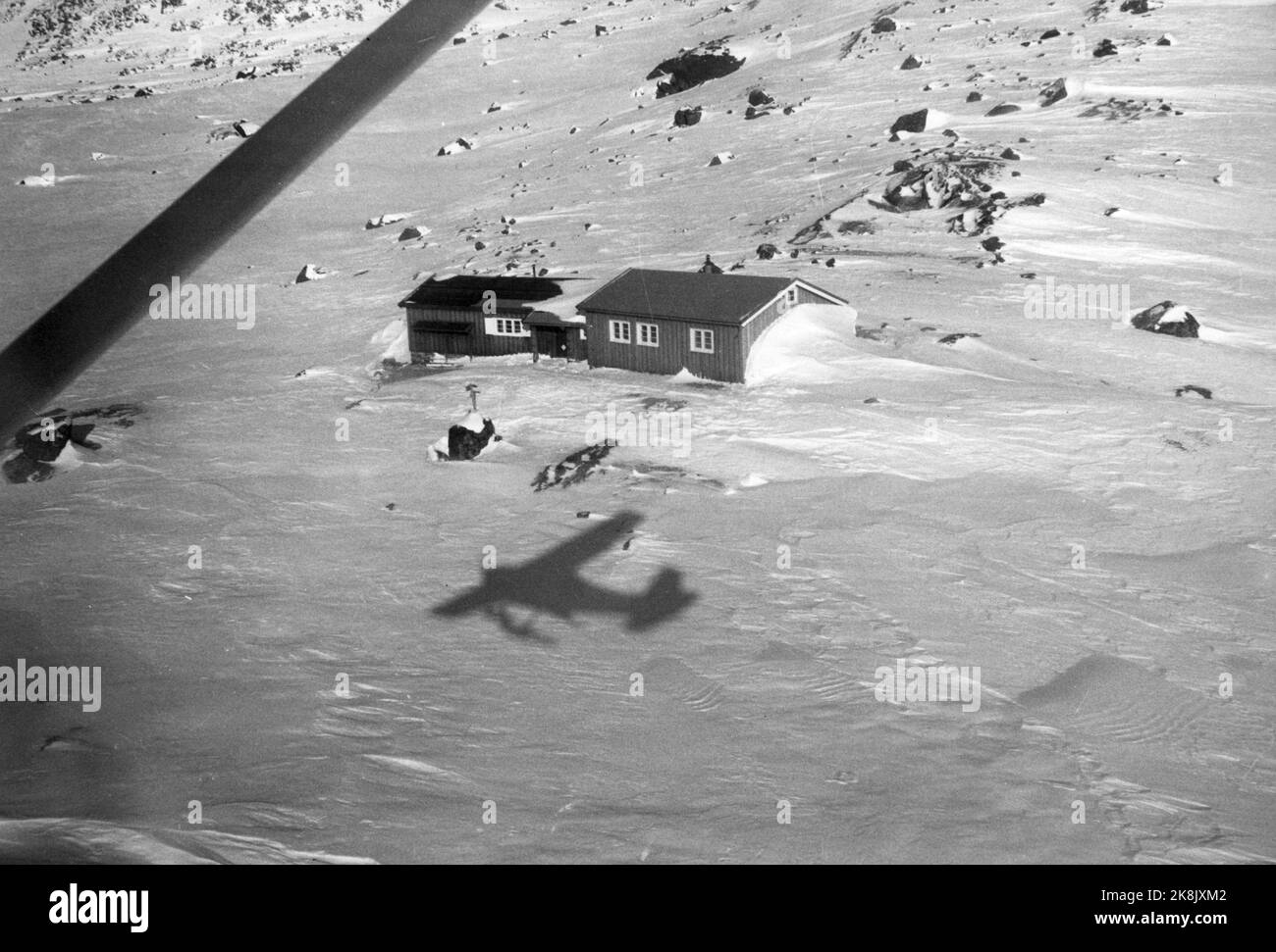 Jotunheimen Easter 1964. The Tourist Association's cabin Olavsbu in ...