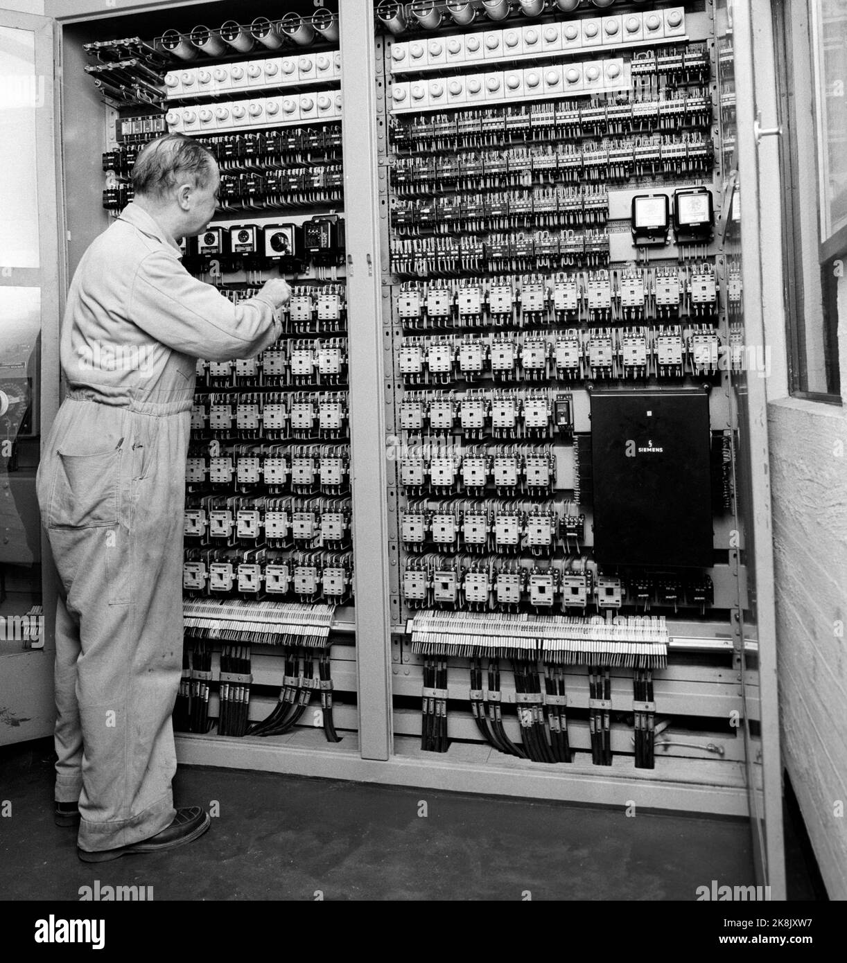 Skien 19590725 "Norway's largest and fastest paper machine". Cellulose ...